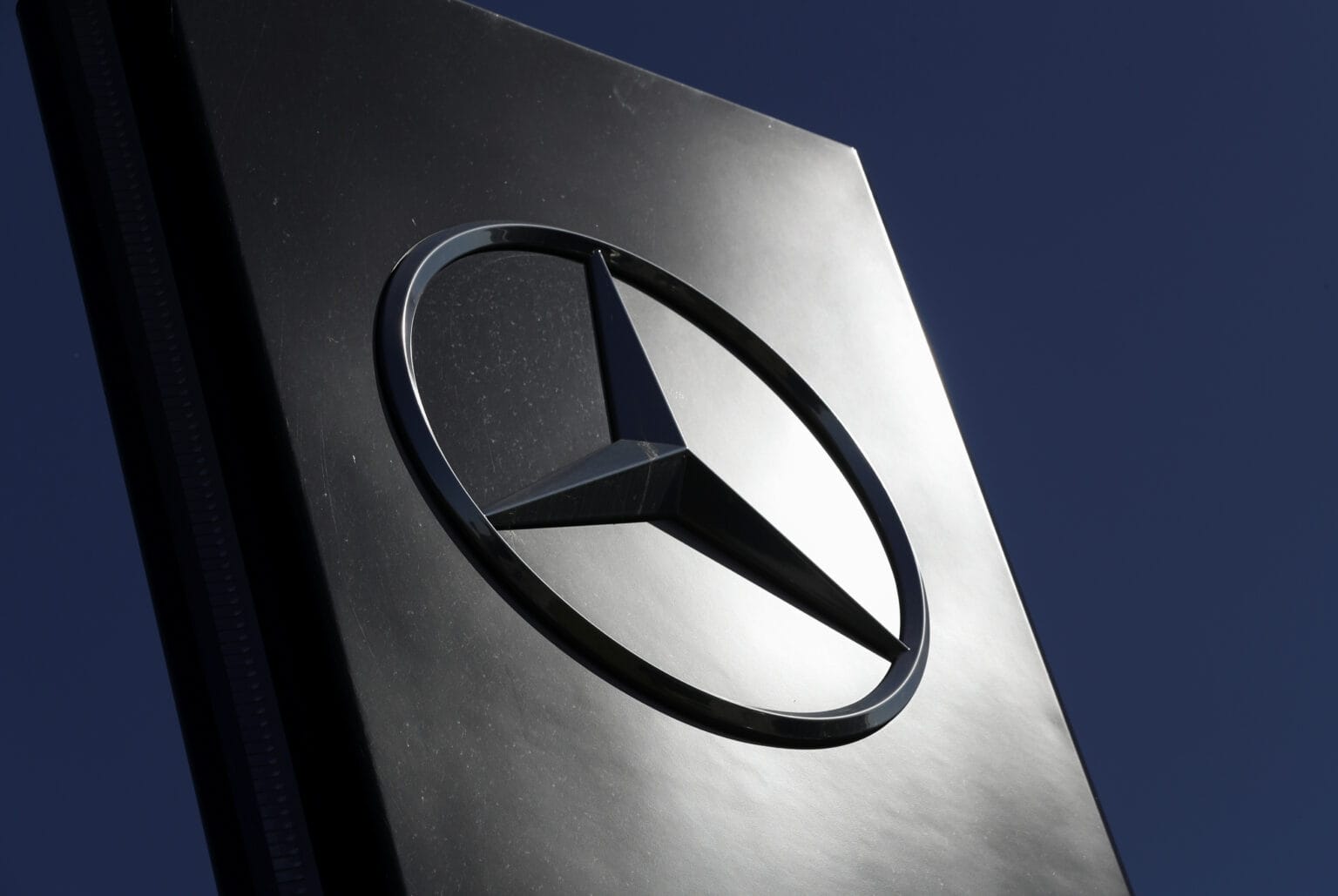 Mercedes-Benz and H2 Green Steel Sign Green Steel Agreement - ESG News