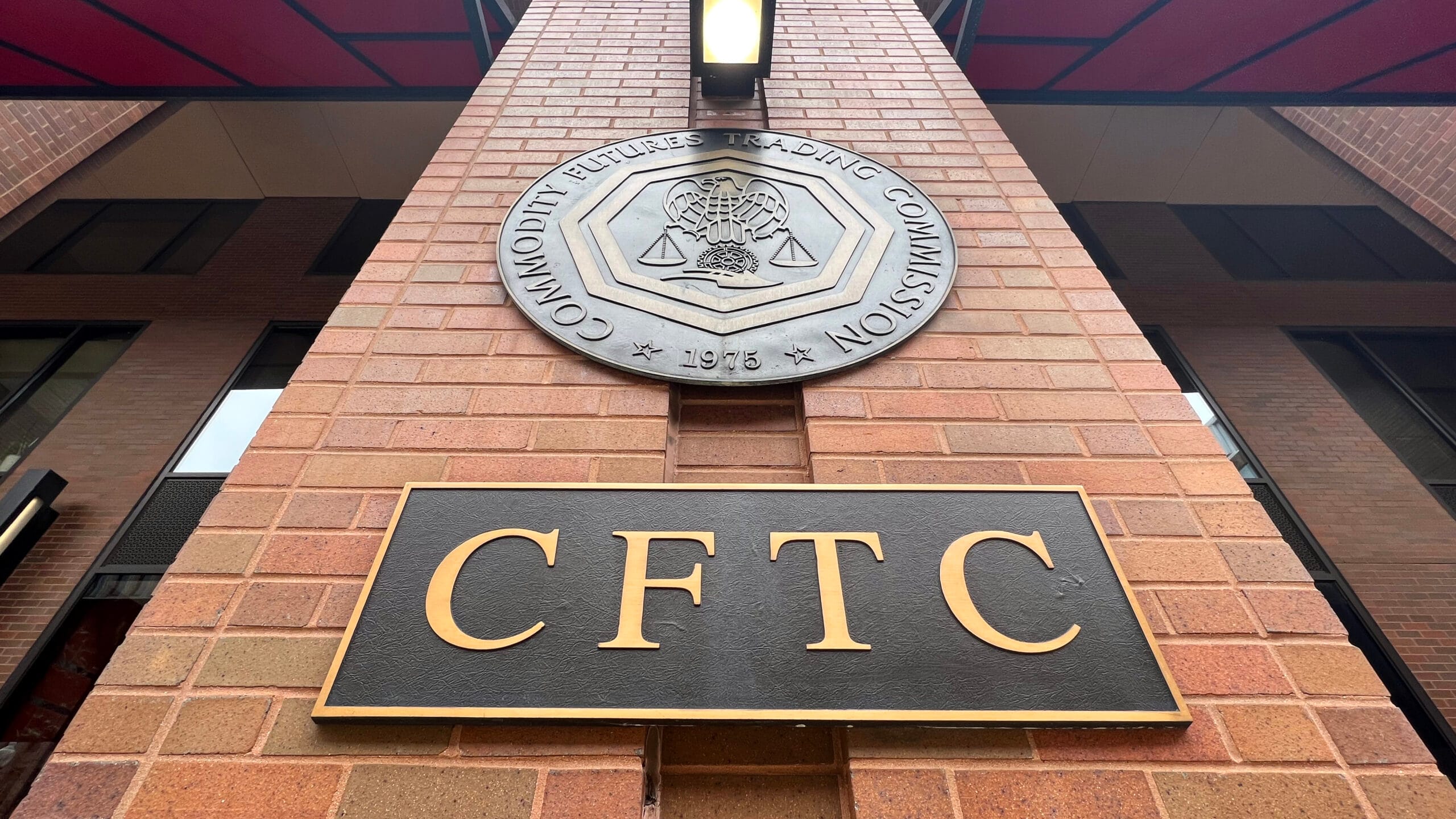 U.S. CFTC Approves First Guidelines for Trading Voluntary Carbon Credit ...