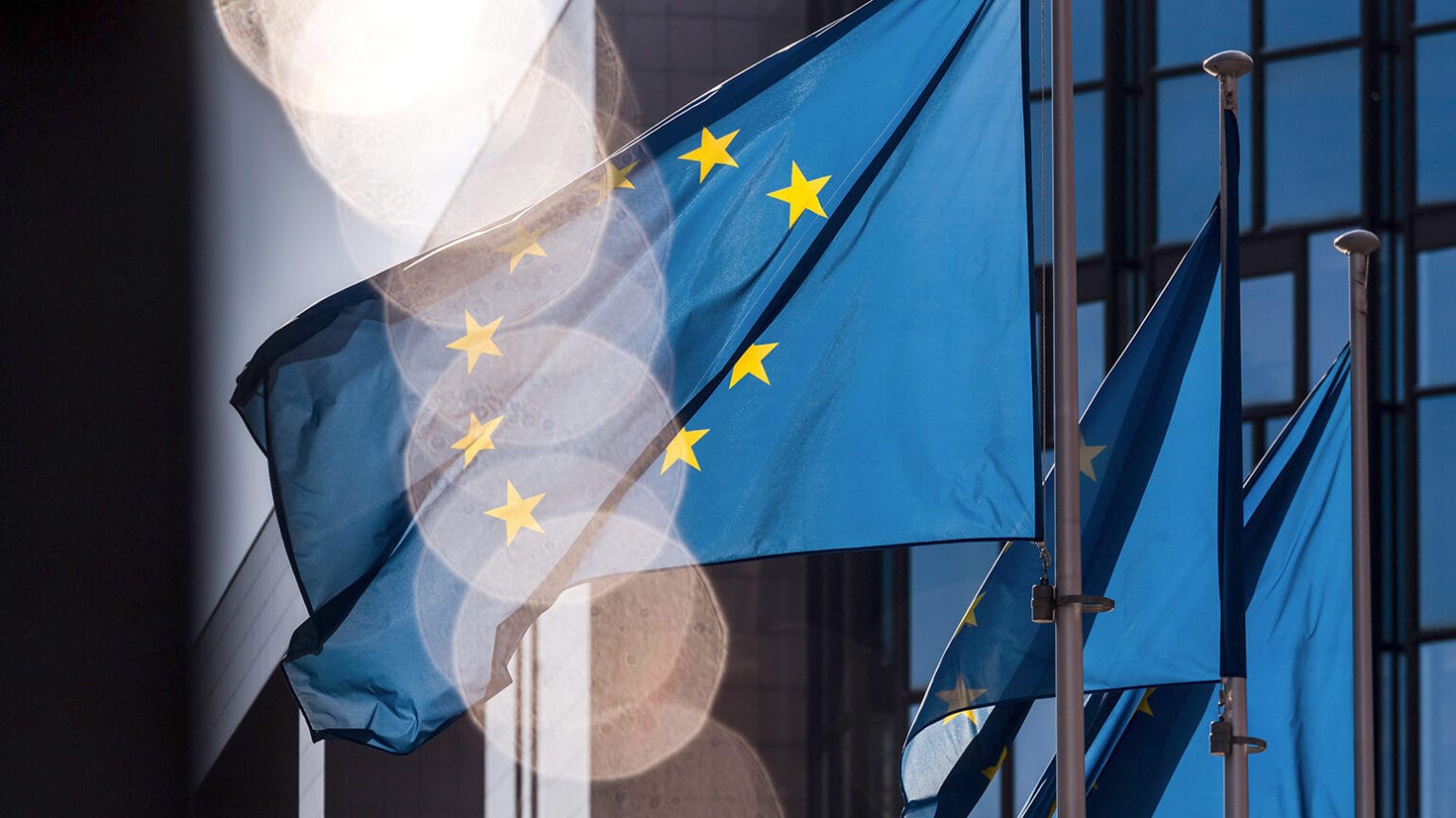 La Commission européenne lève 7 milliards d'euros d'obligations ...