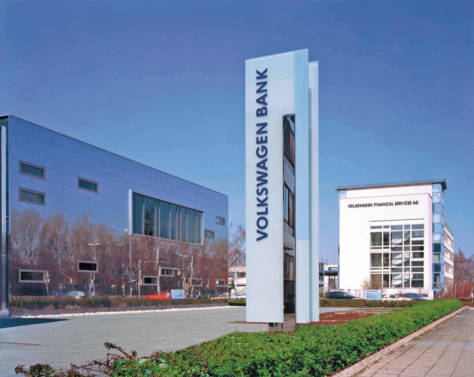 Volkswagen Bank Raises €1.5 Billion in First-Ever Green Bond to Boost ...